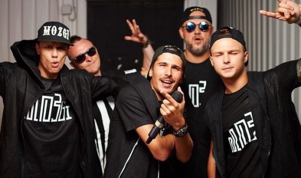 Группа MOZGI презентовала новую песню «Влажный пляжный движ» - IVONA.UA