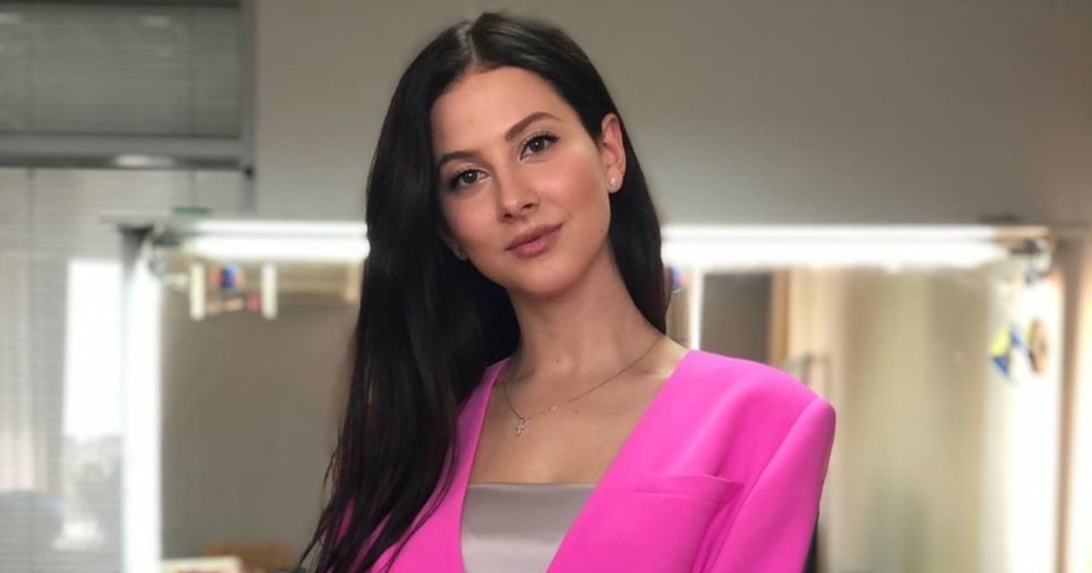 Экс-"ВИА Гра" Анастасия Кожевникова показала, как выглядела в детстве ...