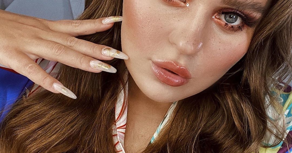 Вокалистка KAZKA Саша Зарицкая изменилась до неузнаваемости - IVONA.UA